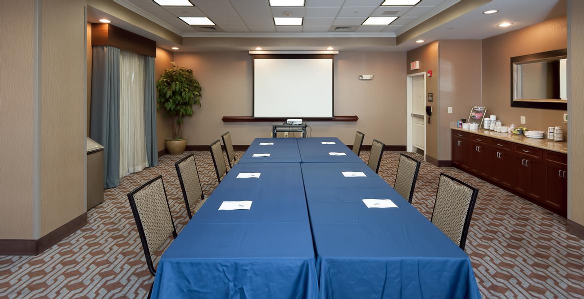 HAMPTON INN® DOYLESTOWN - Warrington PA 1570 Easton Rd. 18976