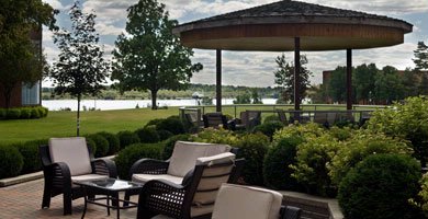 DEV HOTEL & CONFERENCE CENTRE - Cornwall ON 1950 Montreal Rd. K6H6L2