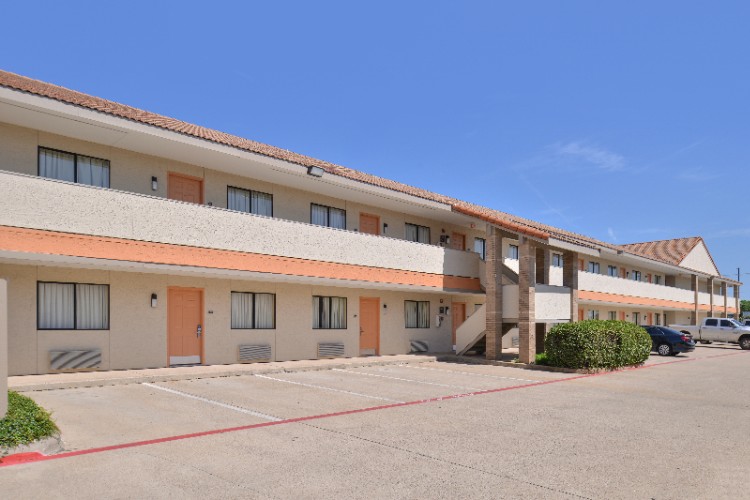 RED ROOF INN® & SUITES IRVING – DFW AIRPORT SOUTH - Irving TX 4110 West ...