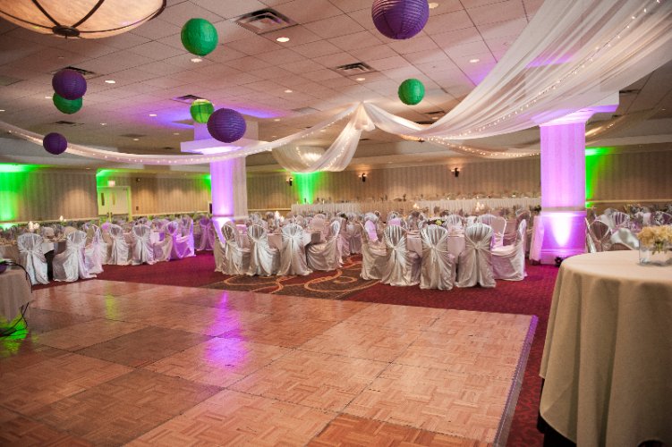 HILTON APPLETON PAPER VALLEY - Appleton WI 333 West College 54911