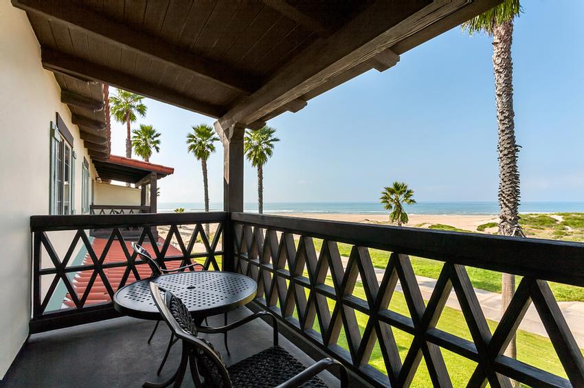 ZACHARI DUNES ON MANDALAY BEACH, CURIO COLLECTION BY HILTON® - Oxnard ...