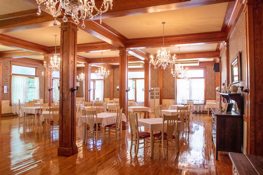 TERRACE INN AND 1911 RESTAURANT - Petoskey MI 1549 Glendale 49770