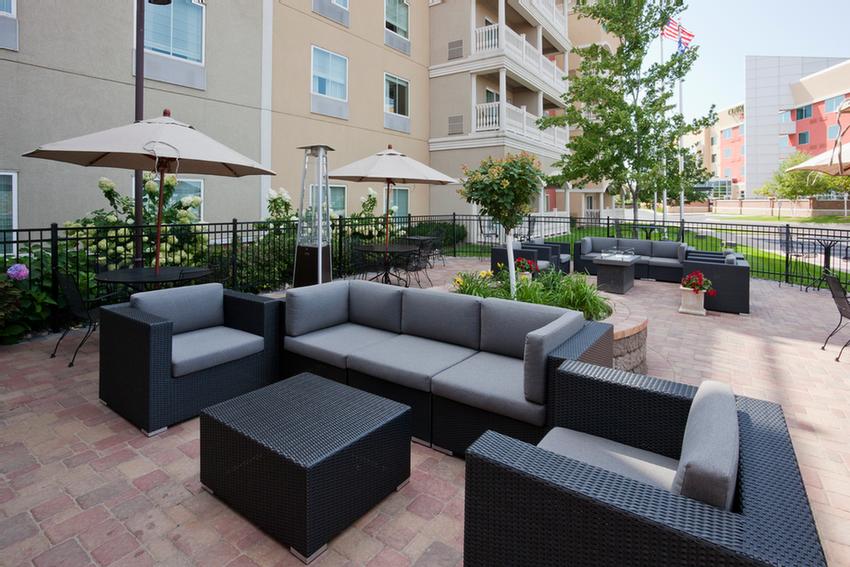 HOLIDAY INN® HOTEL & SUITES AT ARBOR LAKES - Maple Grove MN 11801 ...