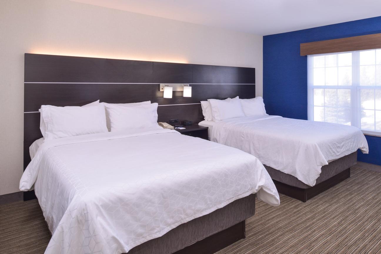 HOLIDAY INN EXPRESS® & SUITES SOUTHFIELD DETROIT AN IHG HOTEL ...