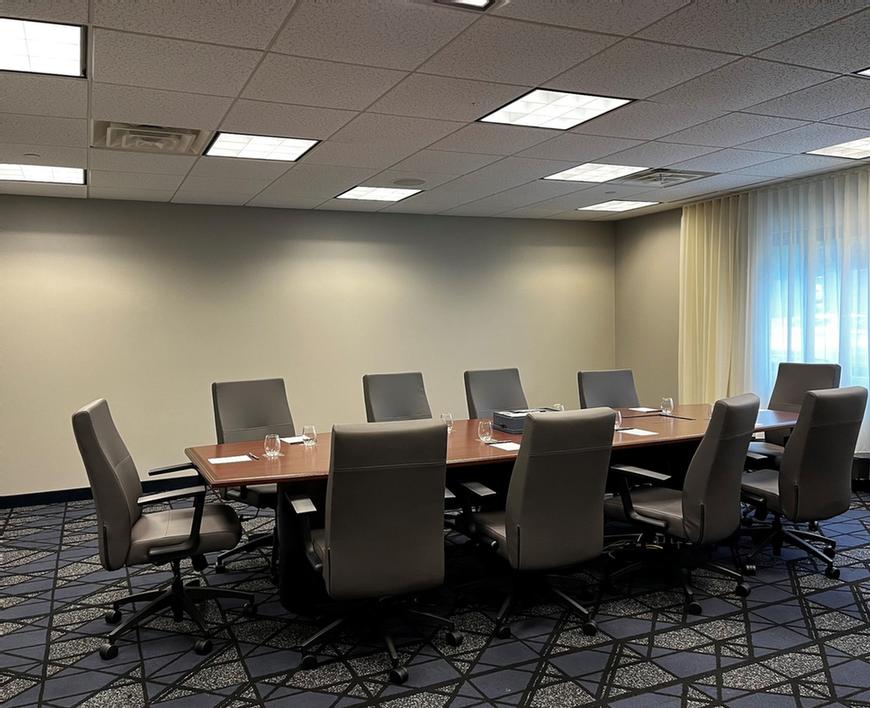 COURTYARD BY MARRIOTT® MONTVALE - Montvale NJ 100 Chestnut Ridge Rd. 07645