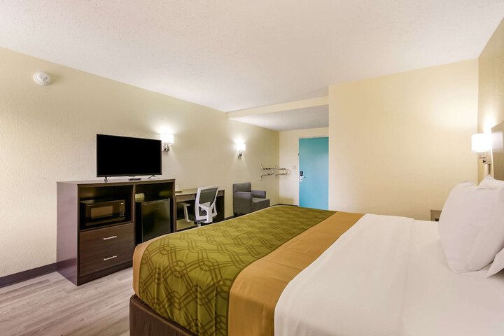 INN AT YORK - York PA 222 Arsenal Rd. 17402