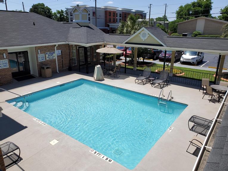 QUALITY INN & SUITES® - Lexington SC 328 West Main 29072