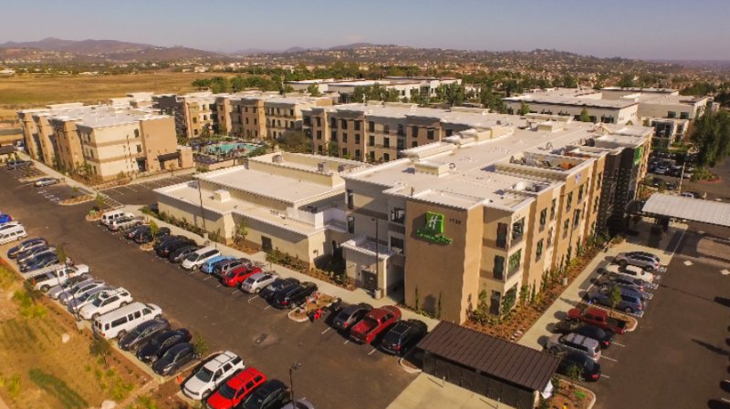 HOLIDAY INN® CARLSBAD BY IHG - Carlsbad CA 2725 Palomar Airport Rd. 92009