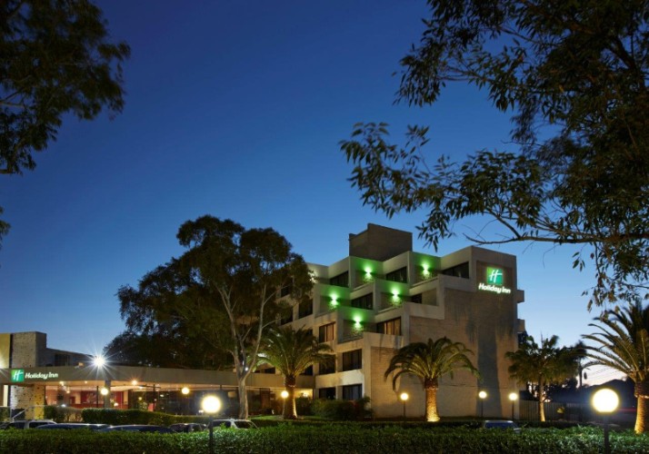 HOLIDAY INN® WARWICK FARM BY IHG - Warwick Farm 355 Hume Highway 2170