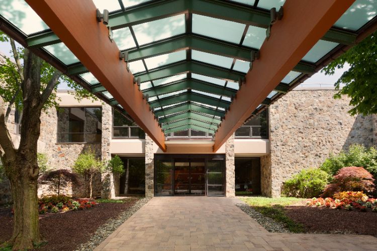 IBM LEARNING CENTER - Armonk NY 20 Old Post Rd. 10504