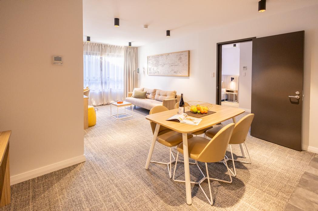 QUEST FREMANTLE - Fremantle WA 8 Pakenham 6160