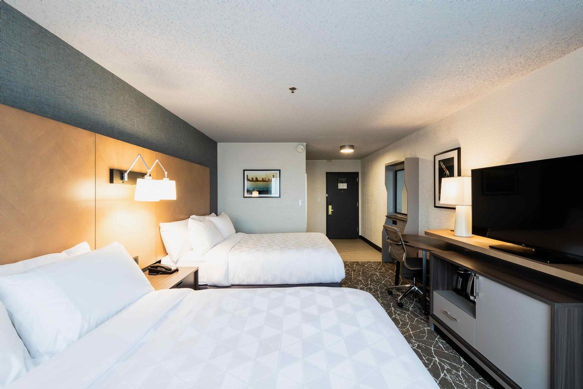 HOLIDAY INN® NEWARK INTERNATIONAL AIRPORT AN IHG HOTEL - Newark NJ 160 ...